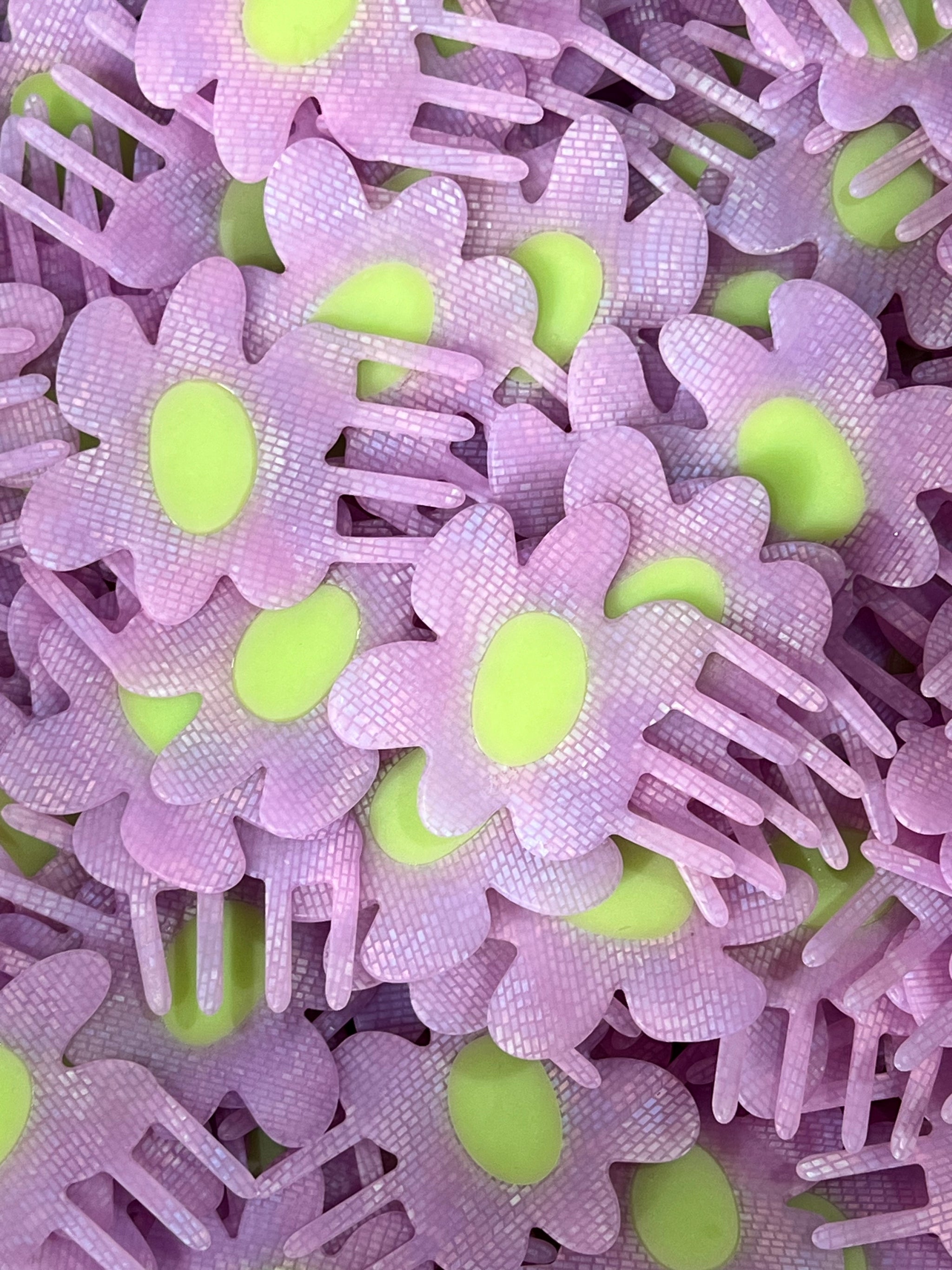 Suki Claw in Stripes – Shop Chunks